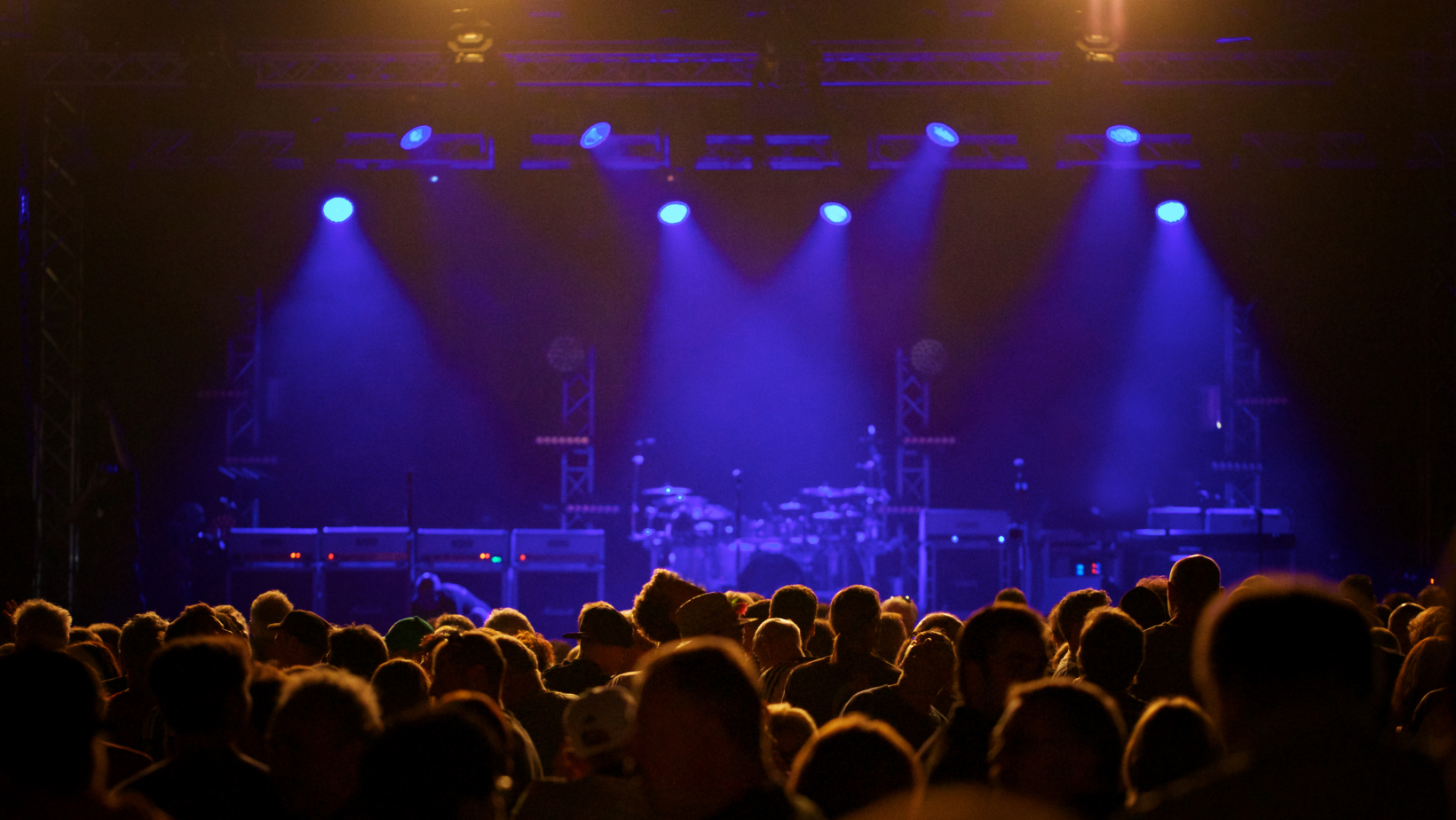 LED vs. Traditional PAR Cans