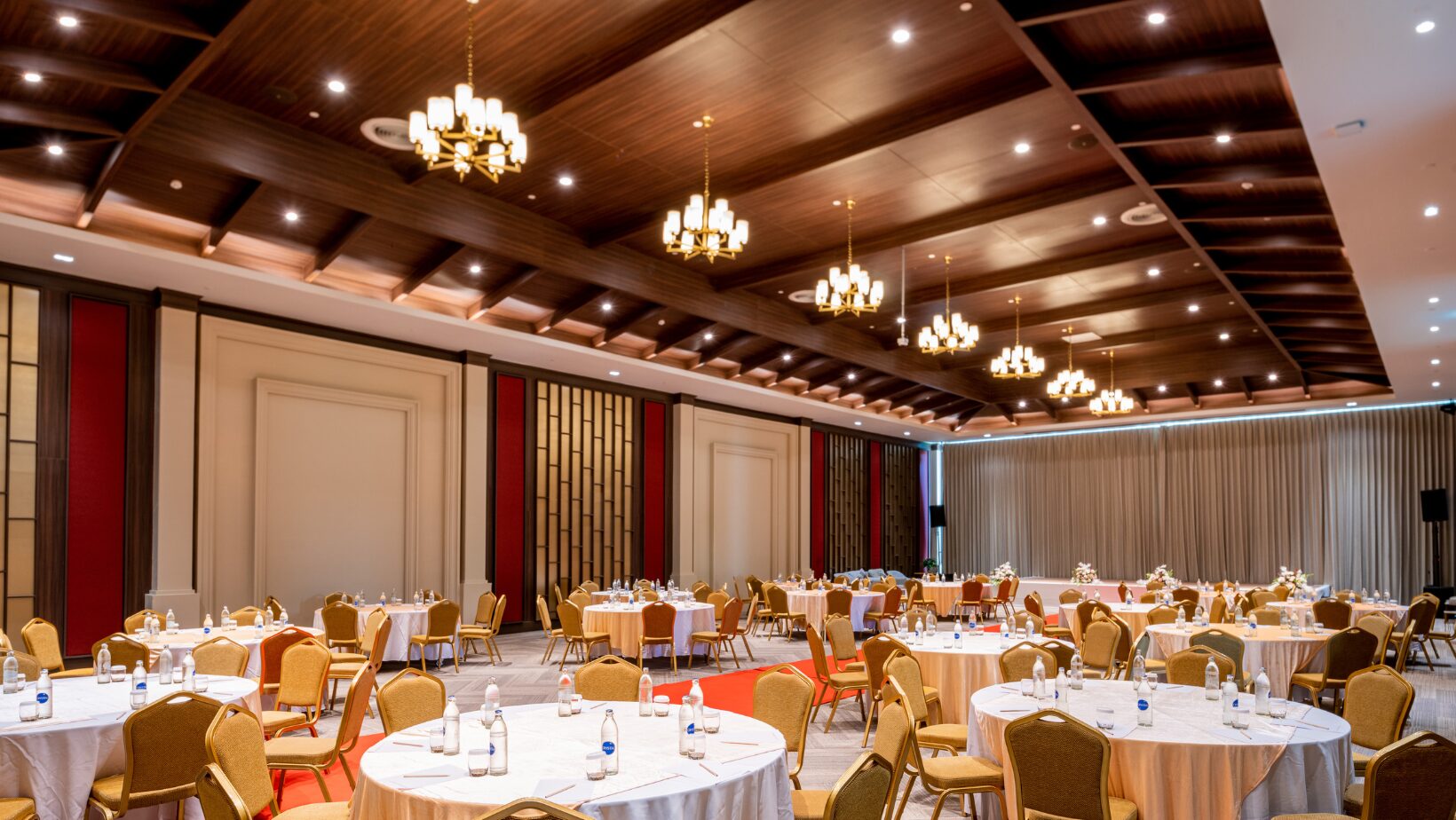 Hotel Ballroom LED Lighting | PAR LED Lights